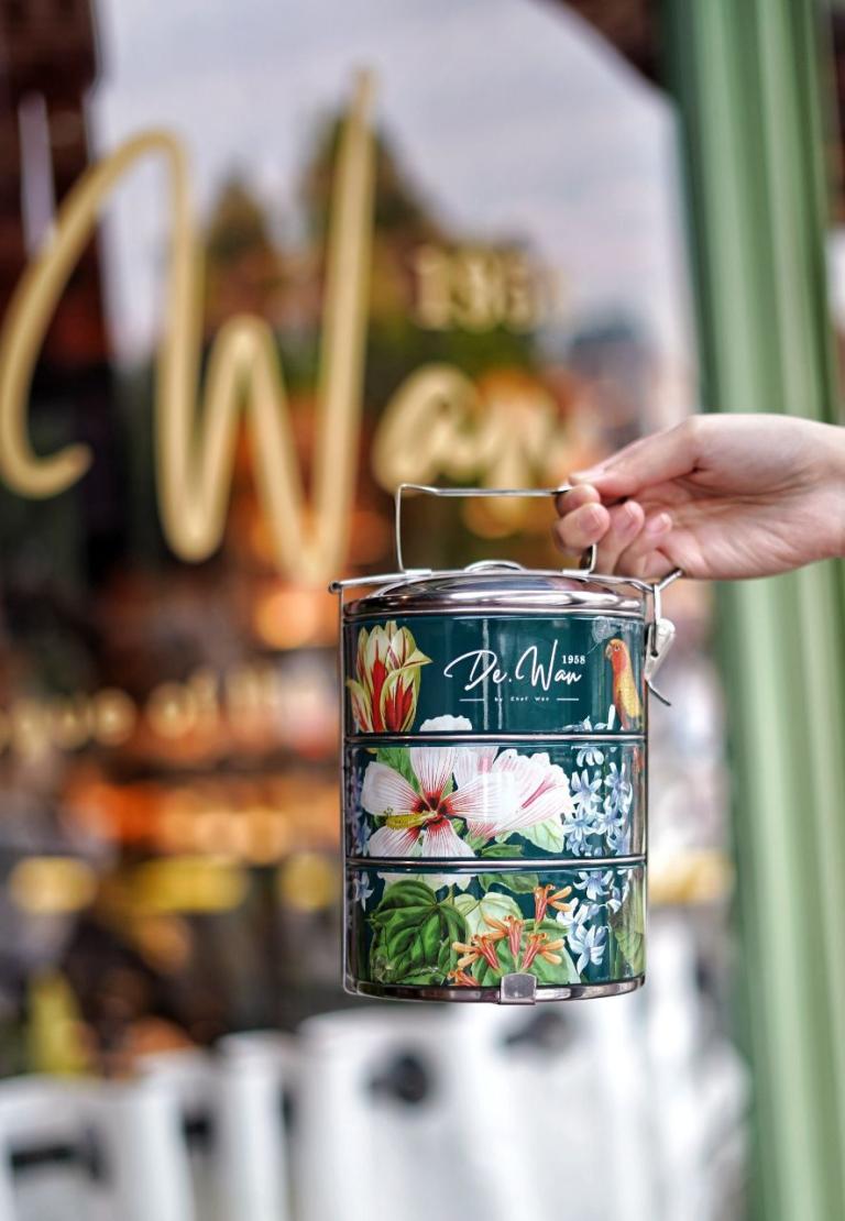 De.Wan 1958 by Chef Wan Limited Edition Floral 3-Tiered Tiffin Carrier ...